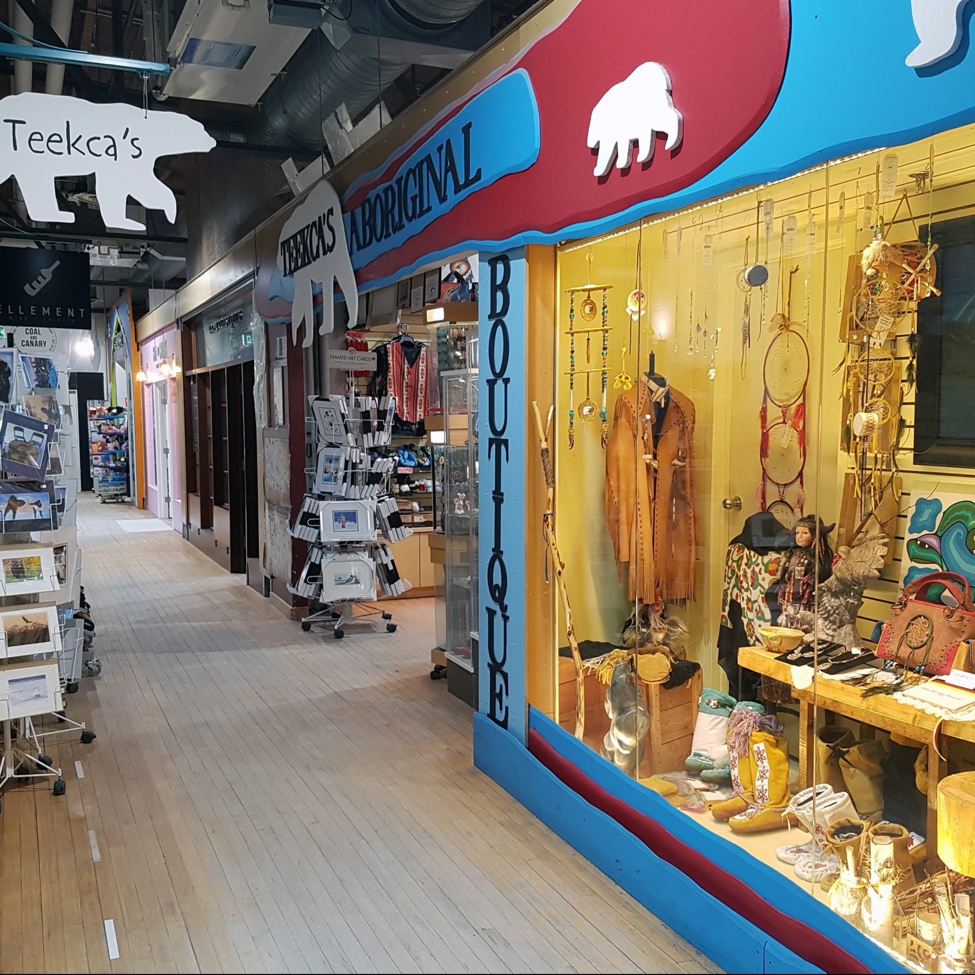 TEEKCA'S ABORIGINAL BOUTIQUE - Peguru